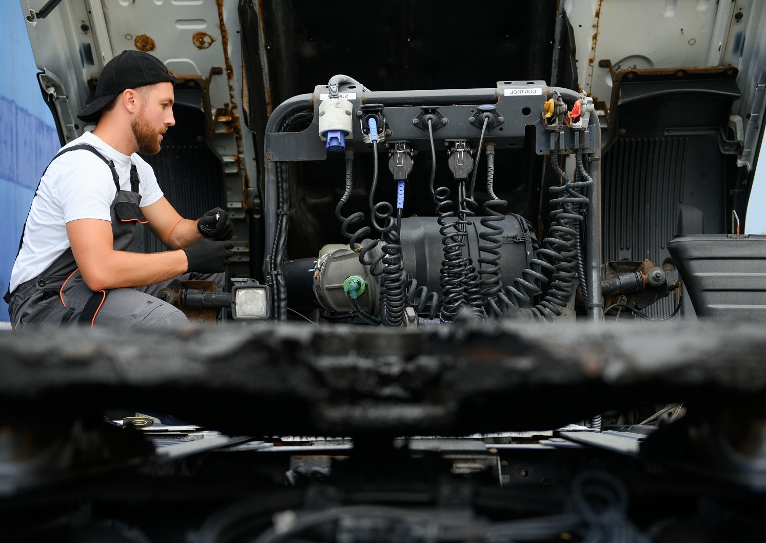 24/7 Truck Repair Services Available - Jrop